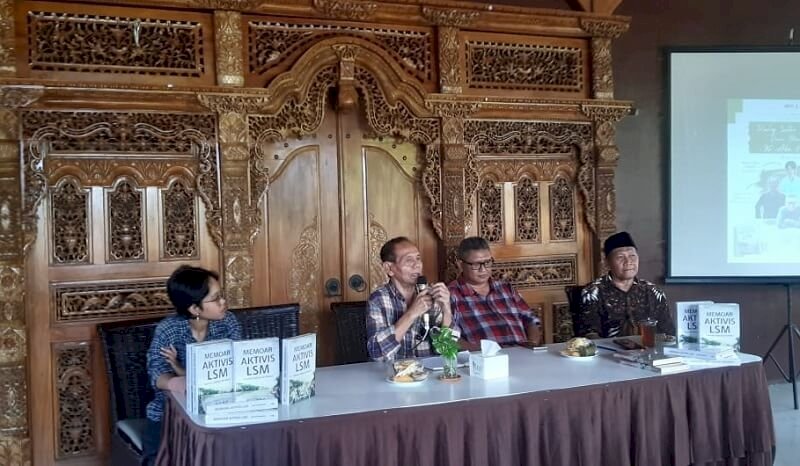 Peluncuran Buku ‘Memoar Aktivis LSM’ Demi Asa Gerakan Lingkungan dari ...